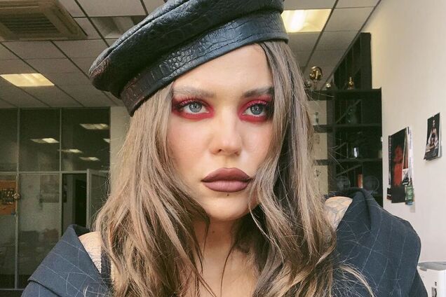 Саша Зарицкая из KAZKA показала пышные формы в купальнике - фото | OBOZ.UA