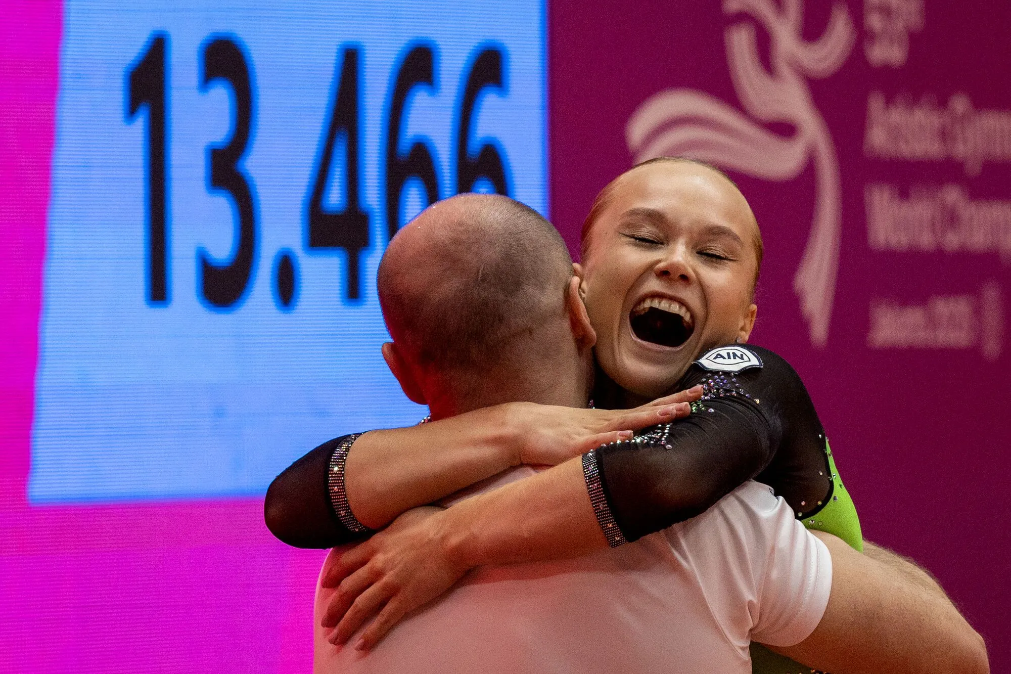 Чемпіонка світу, яка перемогла на виборах у "Єдину Росію", відмовилася від РФ, поїхавши ...