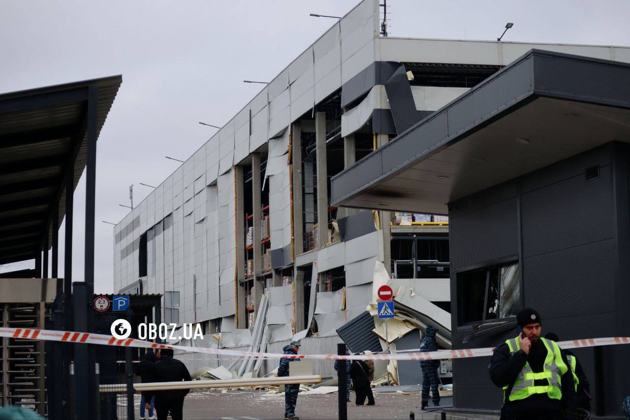 Обстріл Києва сьогодні 25 листопада 2025 року - Росія обстріляла хаб мережі супермаркетів Новус ...