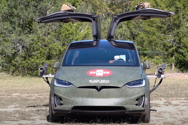 Tesla Model X оснастили двумя пулеметами и кофемашиной. Видео | Новости ...