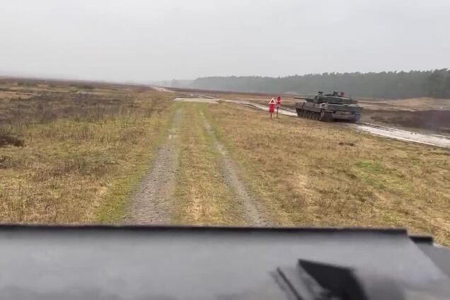 Украинский экипаж произвел первый выстрел на немецком танке Leopard 2 | Видео | OBOZ.UA