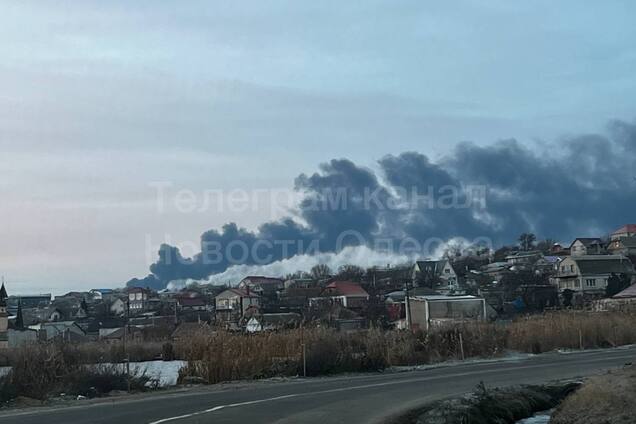 Пожар на подстанции Усово под Одессой – видео | OBOZ.UA